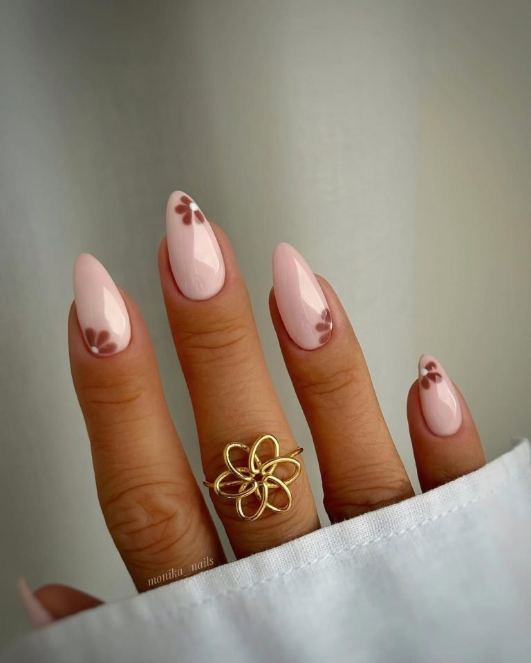 39 Sparkly Oval Nail Designs That Are Pure Nail Magic - Glimsie