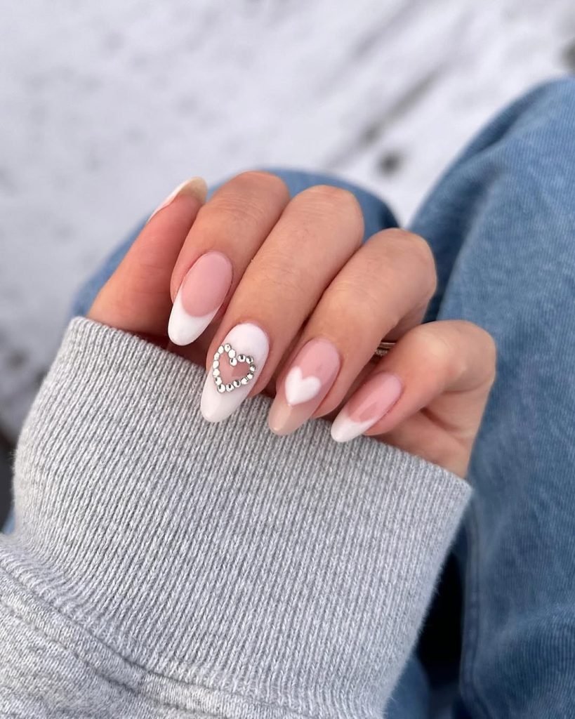 39 Sparkly Oval Nail Designs That Are Pure Nail Magic - Glimsie
