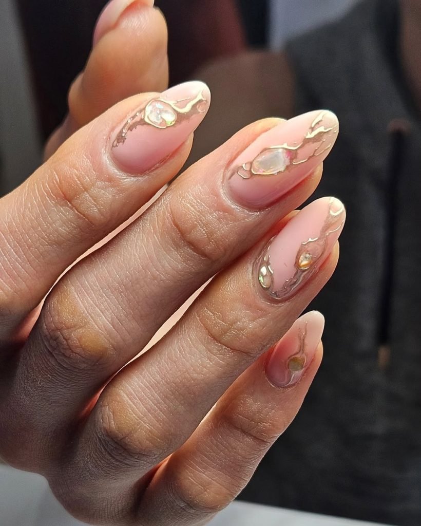 39 Sparkly Oval Nail Designs That Are Pure Nail Magic - Glimsie