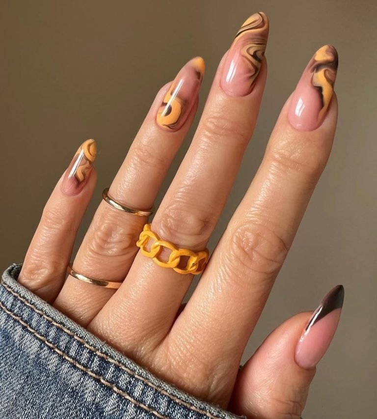 43 Aesthetic Fall Nail Ideas That Nail the Autumn Mood - Glimsie