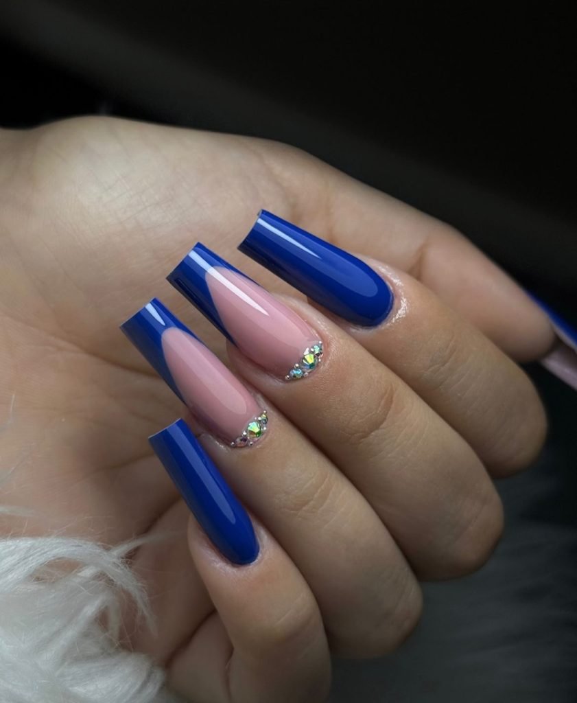 29 Classy Christmas Nail Ideas Everyone’s Saving Before They Go Viral ...