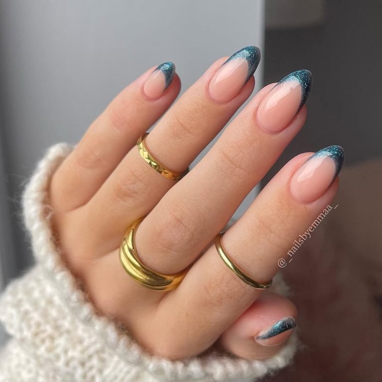 17 Blue Winter French Tip Nail Ideas Too Gorgeous to Gatekeep Any ...