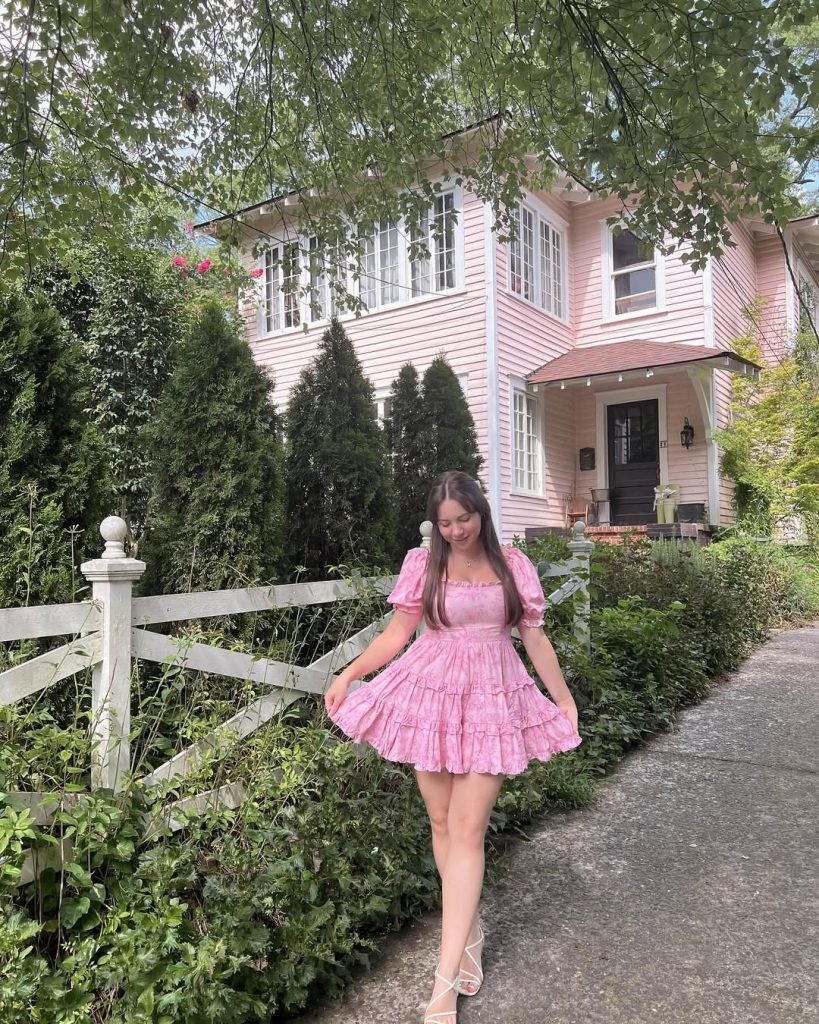 22 Pink Outfit Ideas That Look Lovely in Every Shade of Pink - Glimsie