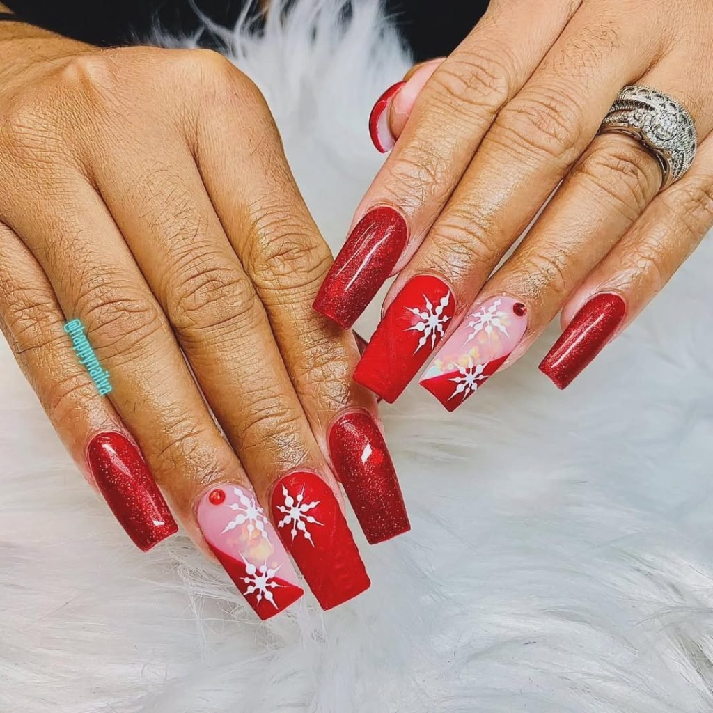 29 Red Christmas Nail Ideas That Capture the Spirit of the Season - Glimsie