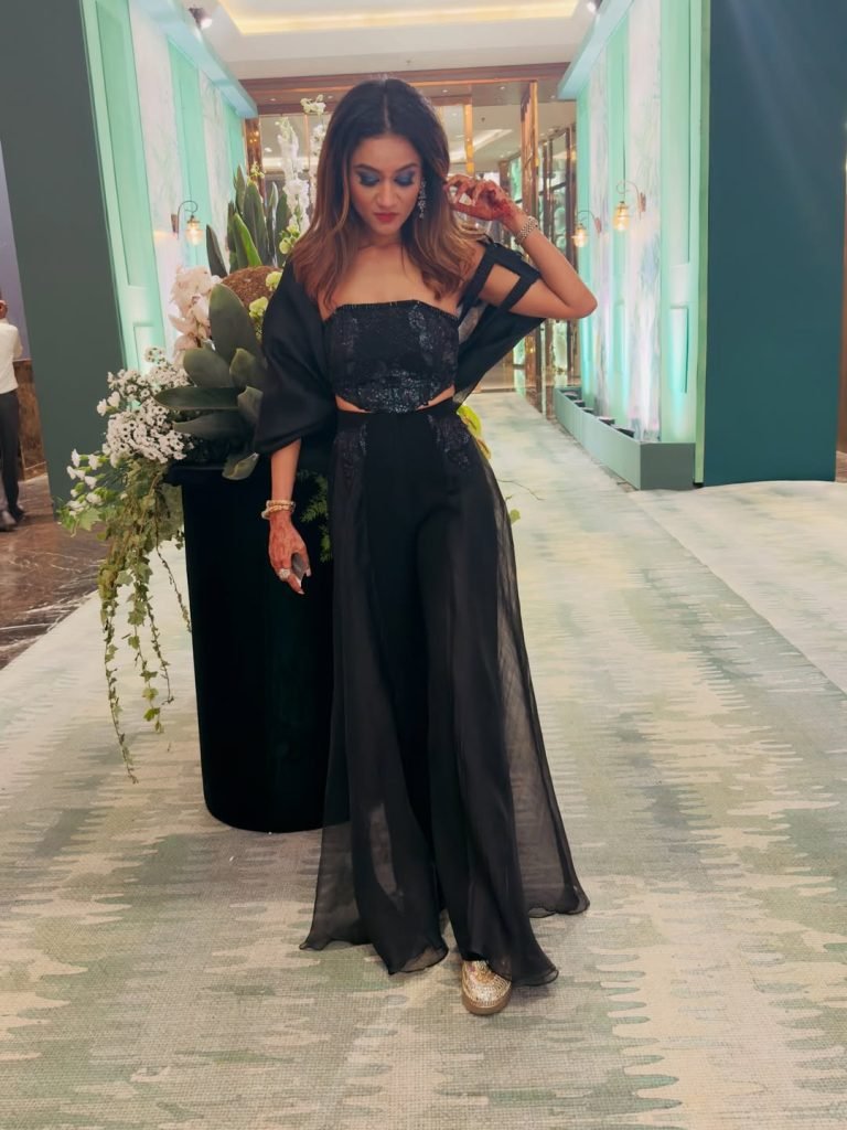 25 Glam Party Outfit Ideas That Work for Birthdays, Events, and Nights ...