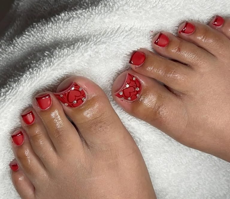 22 Valentines Day Toe Nail Ideas You’ll Be Glad You Chose - Glimsie