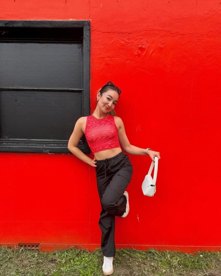23 Red Outfit Ideas That Make Bold Styling Look Effortlessly Chic - Glimsie