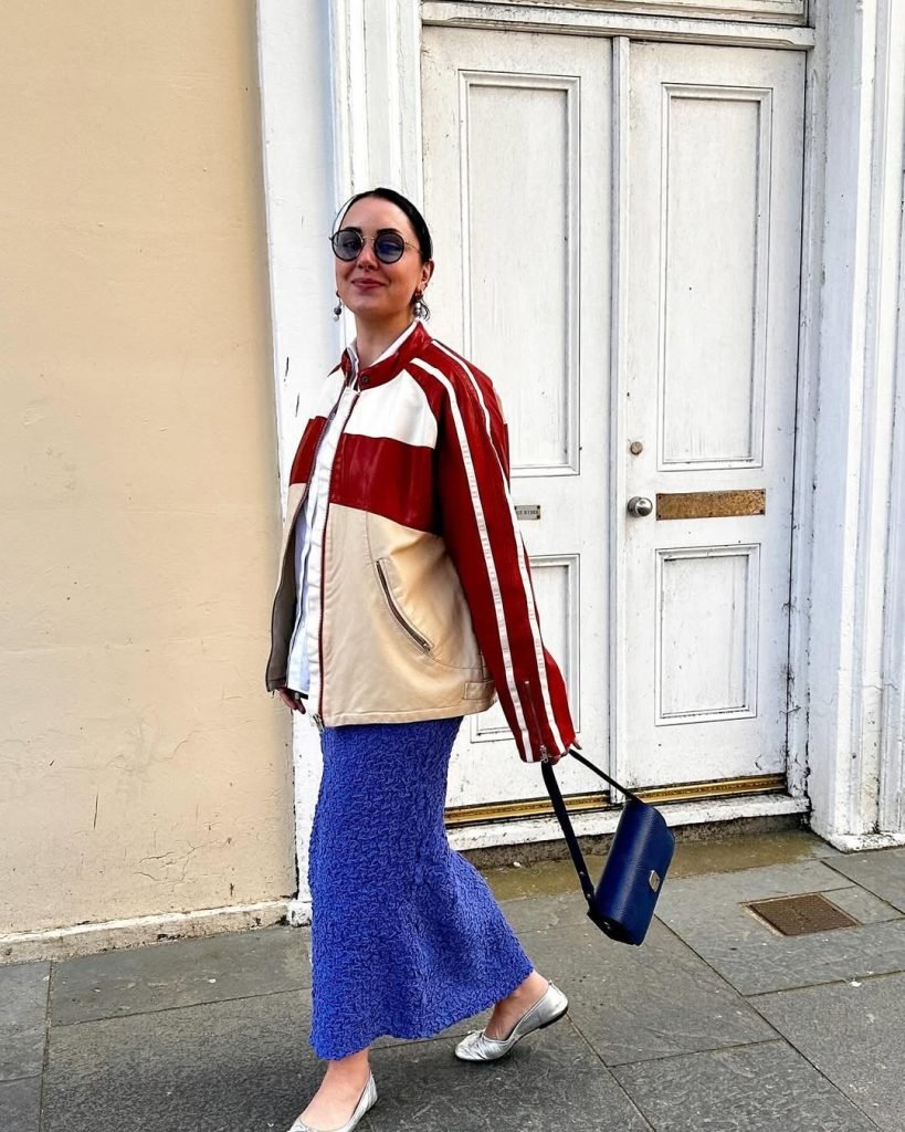 23 Modern Outfits with Flat Redefining Chic Without Extra Height - Glimsie