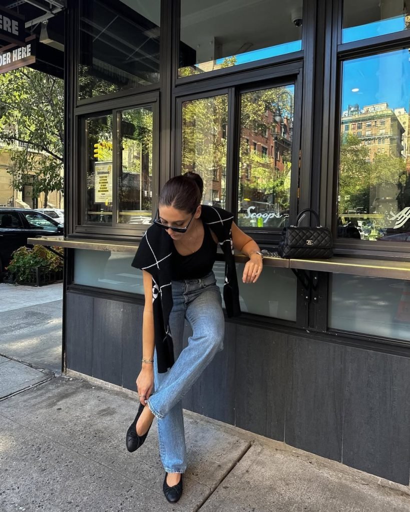 23 Modern Outfits with Flat Redefining Chic Without Extra Height - Glimsie